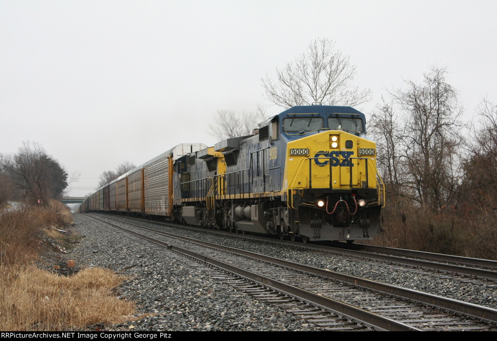 CSX 9000 and train Q217
